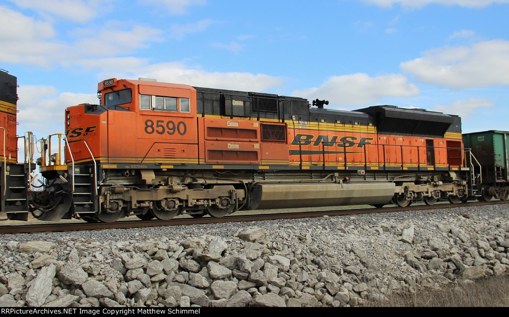 BNSF 8590